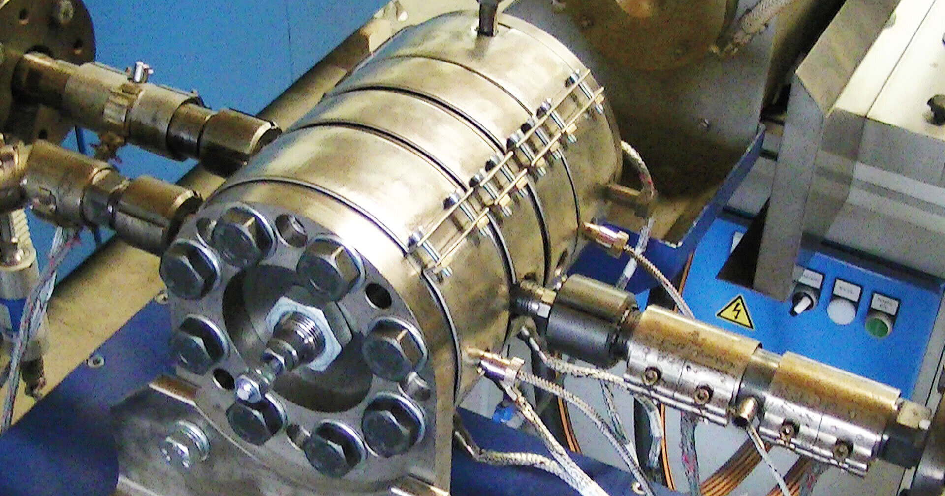 Multi-layered spray head Tangyflex with tangential distributor ...